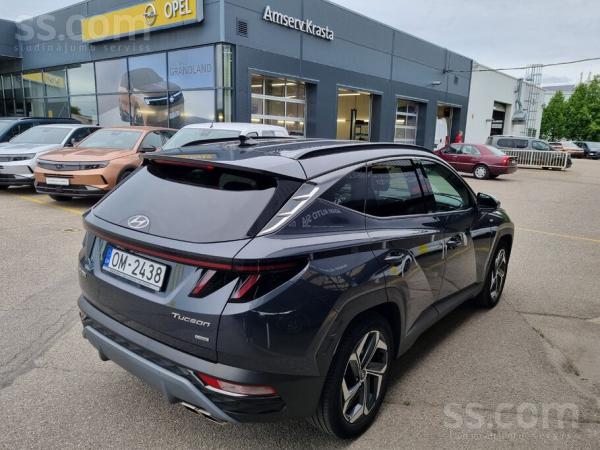 Pelēks Hyundai Tucson 2022 Rīga, ar dzinēja tilpumu 1.60 L un nobraukumu 35 tūkst. km par 23600 €, foto 2 vietnē AUTOMOTO.COM.LV