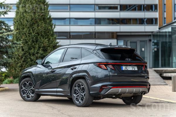 Pelēks Hyundai Tucson 2022 Rīga, ar dzinēja tilpumu 1.60 L un nobraukumu 135 tūkst. km par 20900 €, foto 2 vietnē AUTOMOTO.COM.LV
