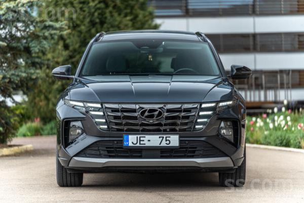 Pelēks Hyundai Tucson 2022 Rīga, ar dzinēja tilpumu 1.60 L un nobraukumu 135 tūkst. km par 20900 €, foto 4 vietnē AUTOMOTO.COM.LV
