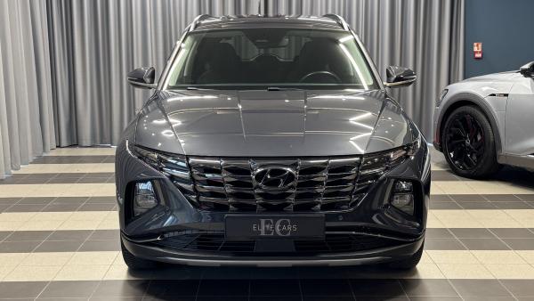 Grey Hyundai Tucson 2022 in Riga, with an engine capacity of 1.60 L and mileage of 152 thousand km for 19590 €, photo 1 on AUTOMOTO.COM.LV