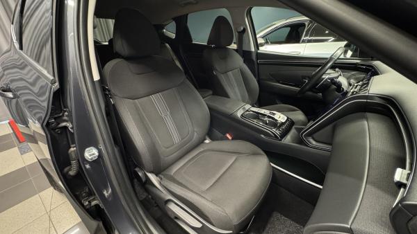 Grey Hyundai Tucson 2022 in Riga, with an engine capacity of 1.60 L and mileage of 152 thousand km for 19590 €, photo 9 on AUTOMOTO.COM.LV