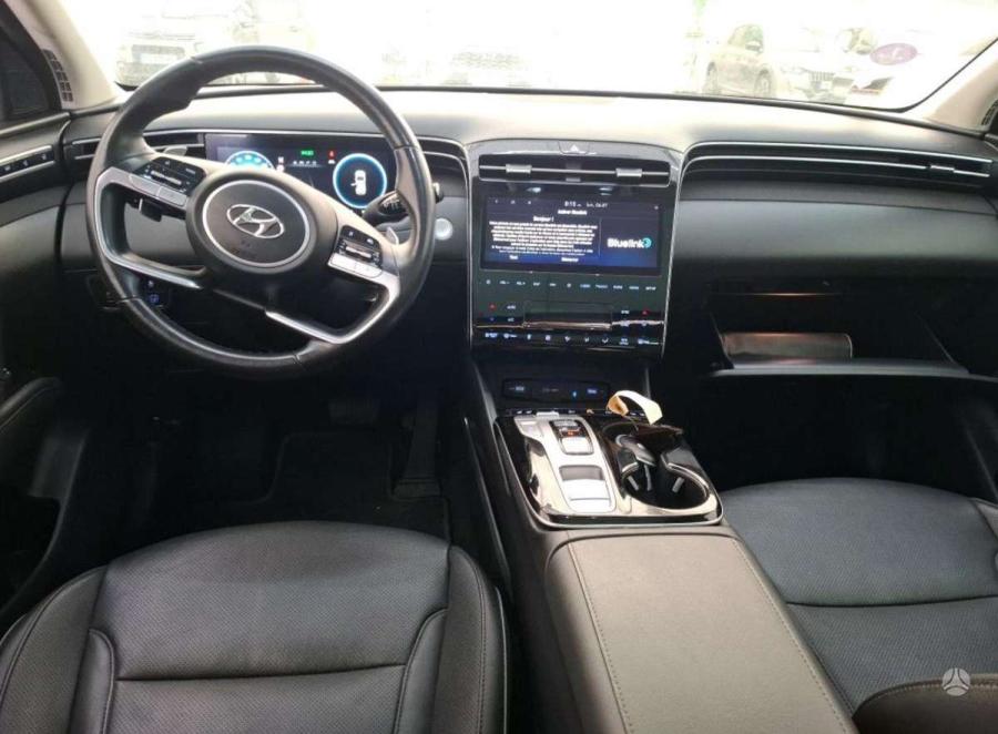 Grey Hyundai Tucson 2022 in Vilnius, with an engine capacity of 1.60 L and mileage of 109 thousand km for 23990 €, photo 9 on AUTOMOTO.COM.LV