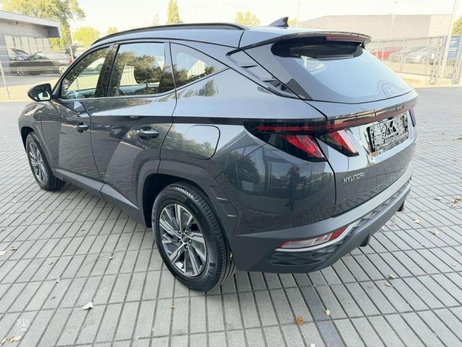 Grey Hyundai Tucson 2022 in Kaunas, with an engine capacity of 1.60 L and mileage of 214 thousand km for 15900 €, photo 5 on AUTOMOTO.COM.LV