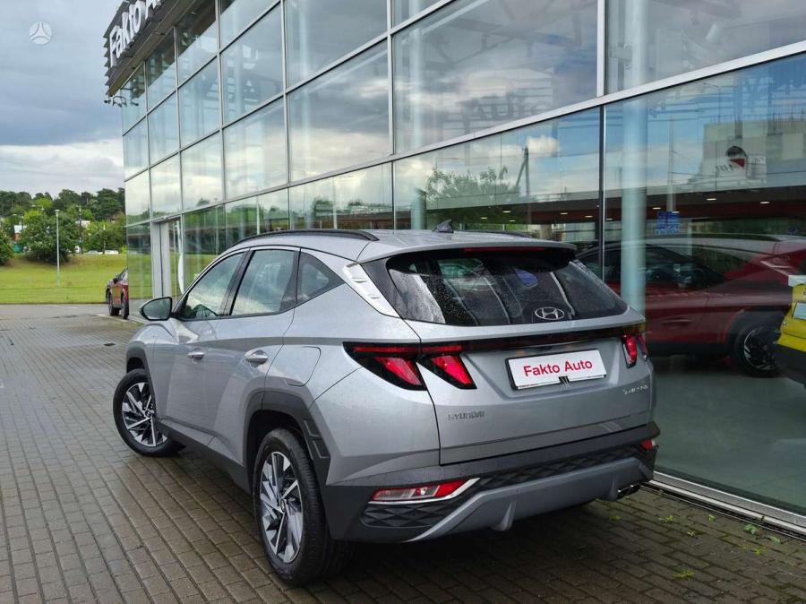 Grey Hyundai Tucson 2023 in Vilnius, with an engine capacity of 1.60 L and mileage of 39 thousand km for 23900 €, photo 4 on AUTOMOTO.COM.LV