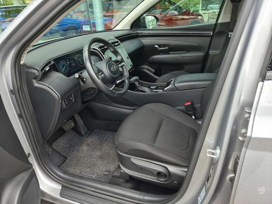 Grey Hyundai Tucson 2023 in Vilnius, with an engine capacity of 1.60 L and mileage of 39 thousand km for 23900 €, photo 9 on AUTOMOTO.COM.LV