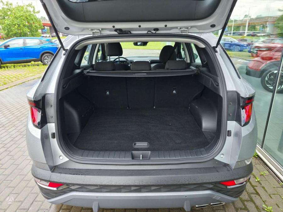 Grey Hyundai Tucson 2023 in Vilnius, with an engine capacity of 1.60 L and mileage of 39 thousand km for 23900 €, photo 28 on AUTOMOTO.COM.LV