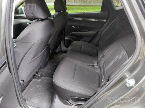 Pelēks Hyundai Tucson 2023 Rīga, ar dzinēja tilpumu 1.60 L un nobraukumu 76 tūkst. km par 23990 €, foto 7 vietnē AUTOMOTO.COM.LV