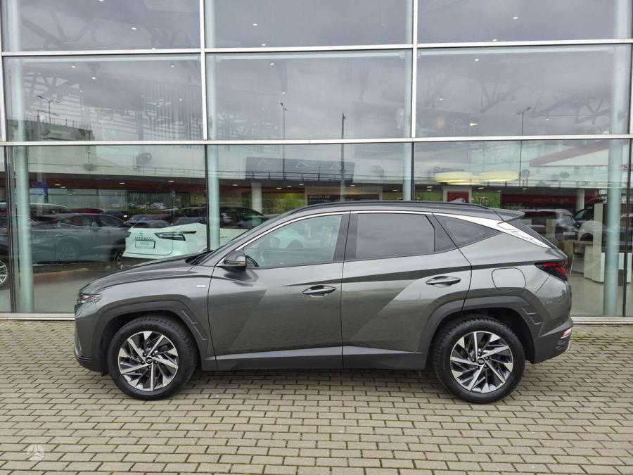 Grey Hyundai Tucson 2023 in Vilnius, with an engine capacity of 1.60 L and mileage of 48 thousand km for 23900 €, photo 3 on AUTOMOTO.COM.LV