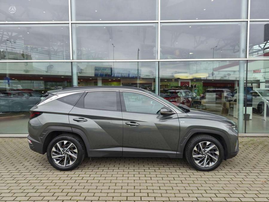 Grey Hyundai Tucson 2023 in Vilnius, with an engine capacity of 1.60 L and mileage of 48 thousand km for 23900 €, photo 6 on AUTOMOTO.COM.LV