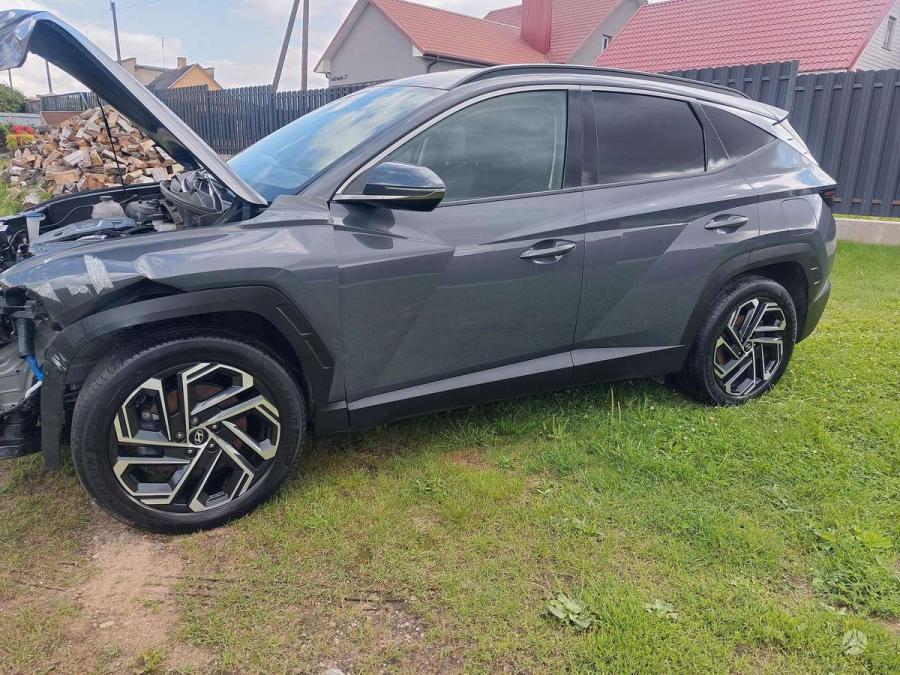 Grey Hyundai Tucson 2024 in Kedainiai, with an engine capacity of 1.60 L and mileage of 21 thousand km for 12950 €, photo 13 on AUTOMOTO.COM.LV