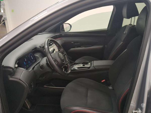 Pelēks Hyundai Tucson 2024 Viļņa, ar dzinēja tilpumu 1.60 L un nobraukumu 110 tūkst. km par 25990 €, foto 6 vietnē AUTOMOTO.COM.LV