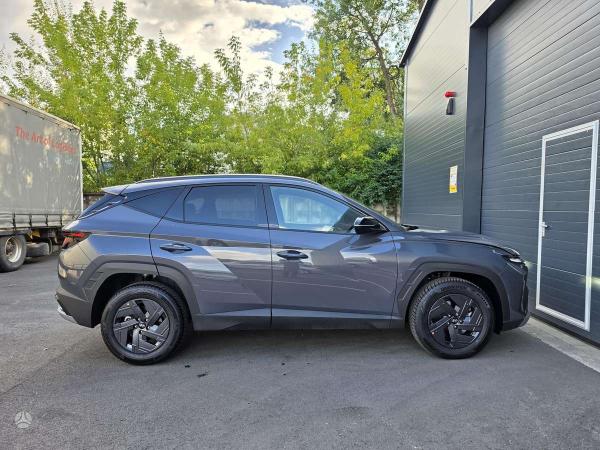 Hyundai Tucson 2026 KauÅa vietnÄ PelÄks Hyundai Tucson 2026 KauÅa, ar dzinÄja tilpumu 1.60 L un nobraukumu 3 tÅ«kst. km par 21900 ā¬, foto 7 vietnÄ AUTOMOTO.COM.LV
