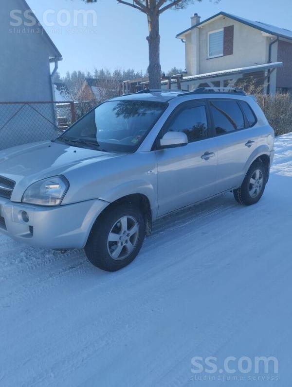 Grey Hyundai Tucson 2005 in Daugavpils, with an engine capacity of 2.00 L and mileage of 332 thousand km for 1400 €, photo 6 on AUTOMOTO.COM.LV