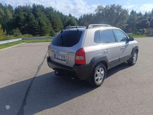 Grey Hyundai Tucson 2005 in Anyksciai, with an engine capacity of 2.00 L and mileage of 316 thousand km for 2100 €, photo 4 on AUTOMOTO.COM.LV