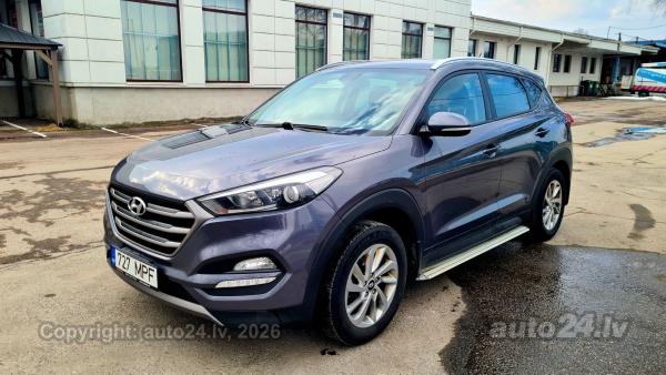 Grey Hyundai Tucson 2015 in Tallinn, with an engine capacity of 1.60 L and mileage of 233 thousand km for 8990 €, photo 1 on AUTOMOTO.COM.LV