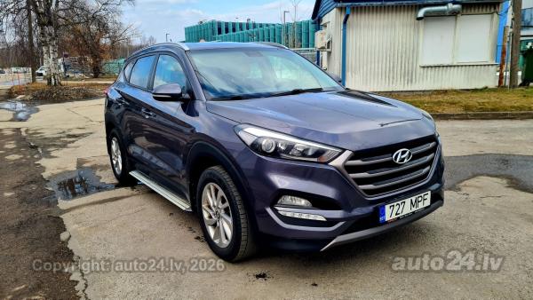 Grey Hyundai Tucson 2015 in Tallinn, with an engine capacity of 1.60 L and mileage of 233 thousand km for 8990 €, photo 2 on AUTOMOTO.COM.LV