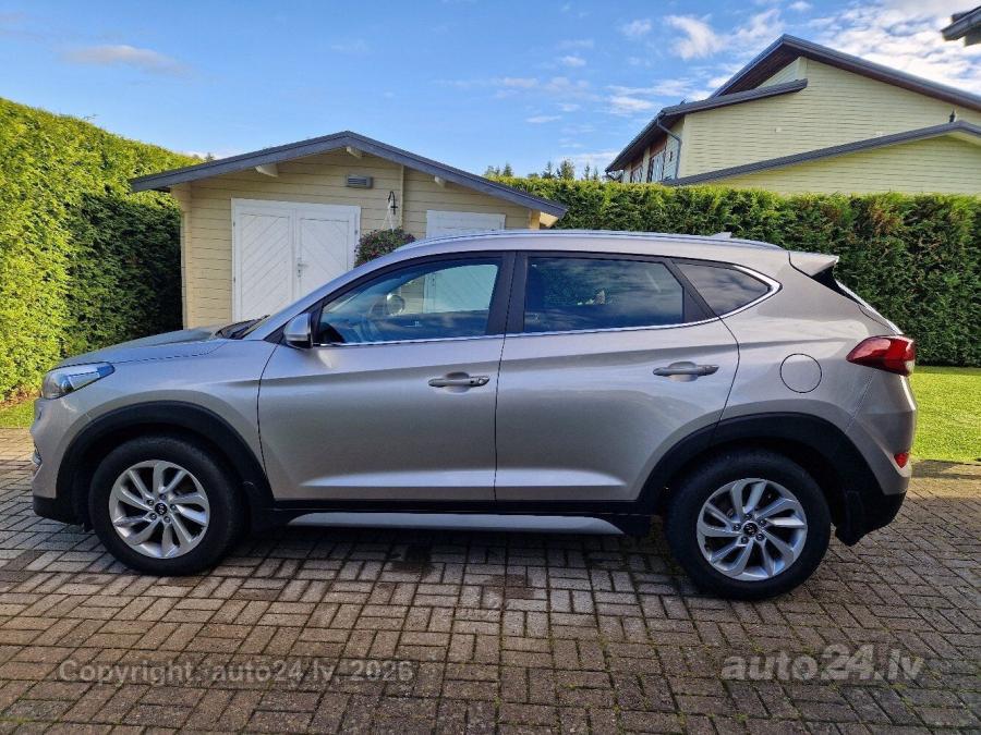 Grey Hyundai Tucson 2017 in Tallinn, with an engine capacity of 1.60 L and mileage of 73 thousand km for 14500 €, photo 1 on AUTOMOTO.COM.LV