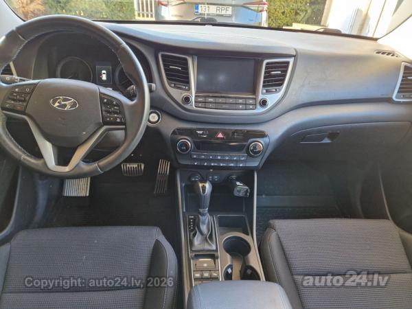 Grey Hyundai Tucson 2017 in Tallinn, with an engine capacity of 1.60 L and mileage of 73 thousand km for 14500 €, photo 10 on AUTOMOTO.COM.LV