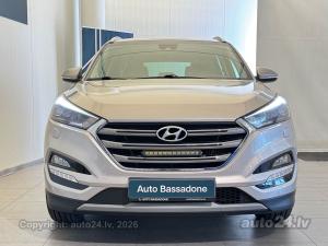 Grey Hyundai Tucson 2017 in Tallinn, with an engine capacity of 1.60 L and mileage of 76 thousand km for 14900 €, photo 3 on AUTOMOTO.COM.LV