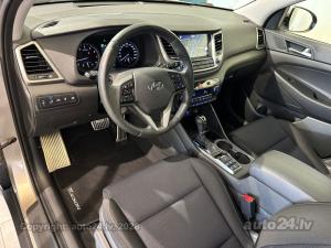 Grey Hyundai Tucson 2017 in Tallinn, with an engine capacity of 1.60 L and mileage of 76 thousand km for 14900 €, photo 14 on AUTOMOTO.COM.LV