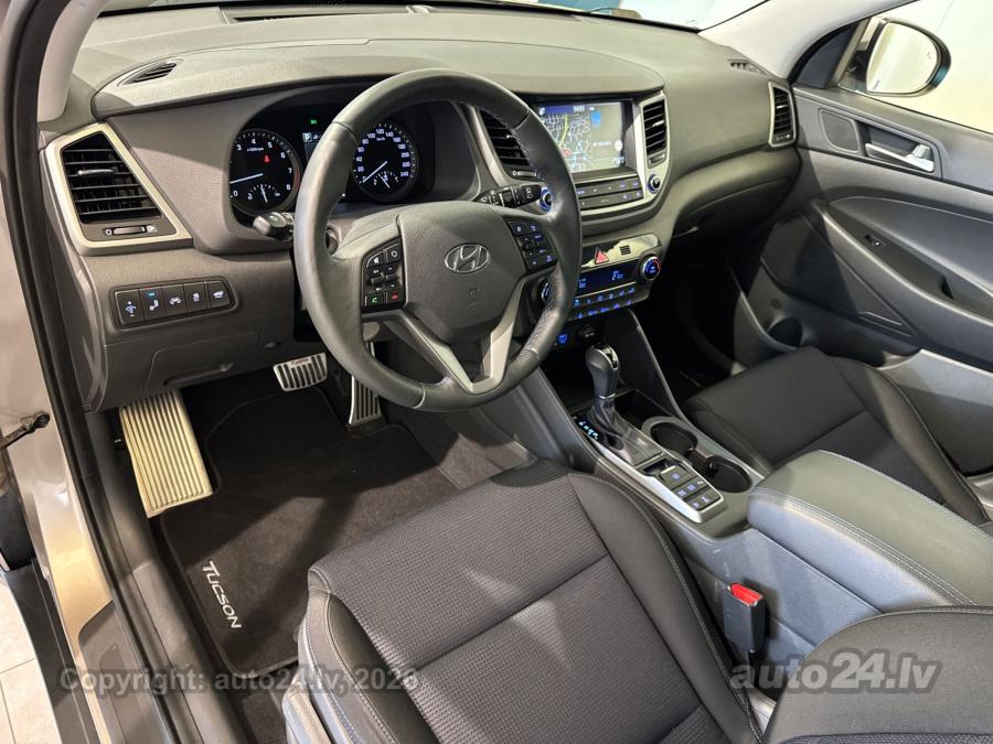 Grey Hyundai Tucson 2017 in Tallinn, with an engine capacity of 1.60 L and mileage of 76 thousand km for 14900 €, photo 14 on AUTOMOTO.COM.LV