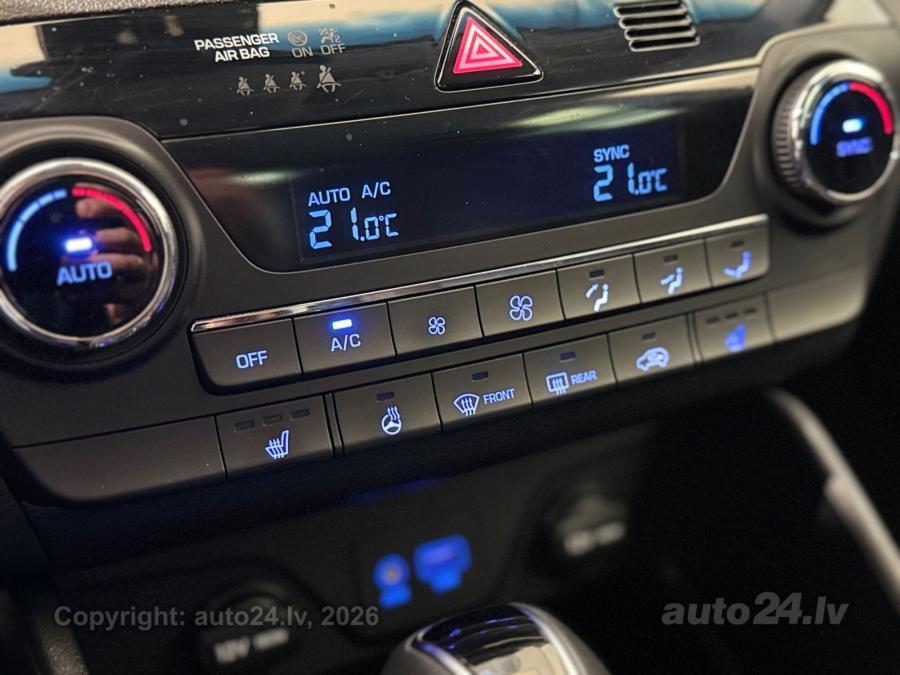 Grey Hyundai Tucson 2017 in Tallinn, with an engine capacity of 1.60 L and mileage of 76 thousand km for 14900 €, photo 20 on AUTOMOTO.COM.LV