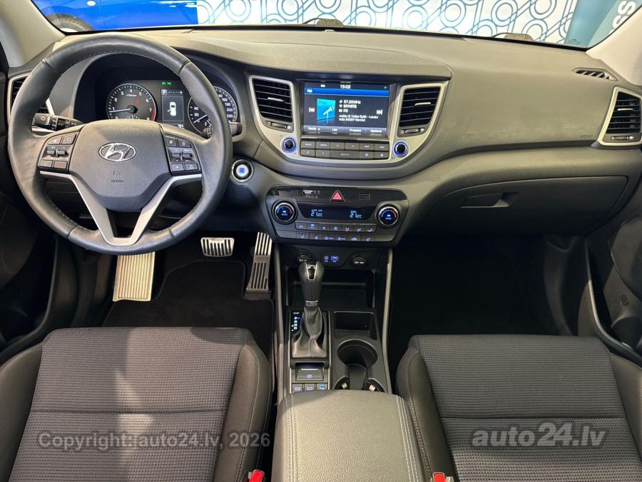 Grey Hyundai Tucson 2017 in Tallinn, with an engine capacity of 1.60 L and mileage of 76 thousand km for 14900 €, photo 26 on AUTOMOTO.COM.LV