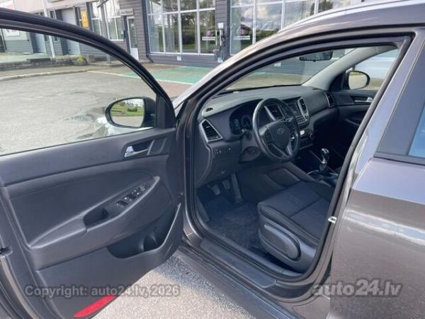 Pelēks Hyundai Tucson 2017 Narva, ar dzinēja tilpumu 1.60 L un nobraukumu 127 tūkst. km par 9560 €, foto 8 vietnē AUTOMOTO.COM.LV