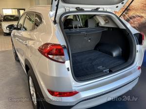 Grey Hyundai Tucson 2018 in Tallinn, with an engine capacity of 1.60 L and mileage of 97 thousand km for 12900 €, photo 5 on AUTOMOTO.COM.LV