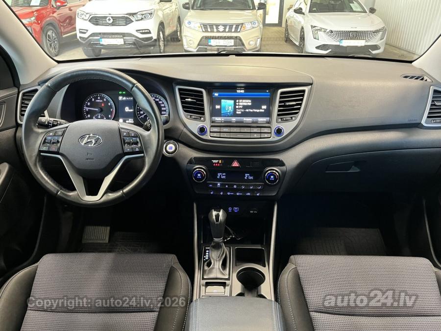 Grey Hyundai Tucson 2018 in Tallinn, with an engine capacity of 1.60 L and mileage of 97 thousand km for 12900 €, photo 10 on AUTOMOTO.COM.LV