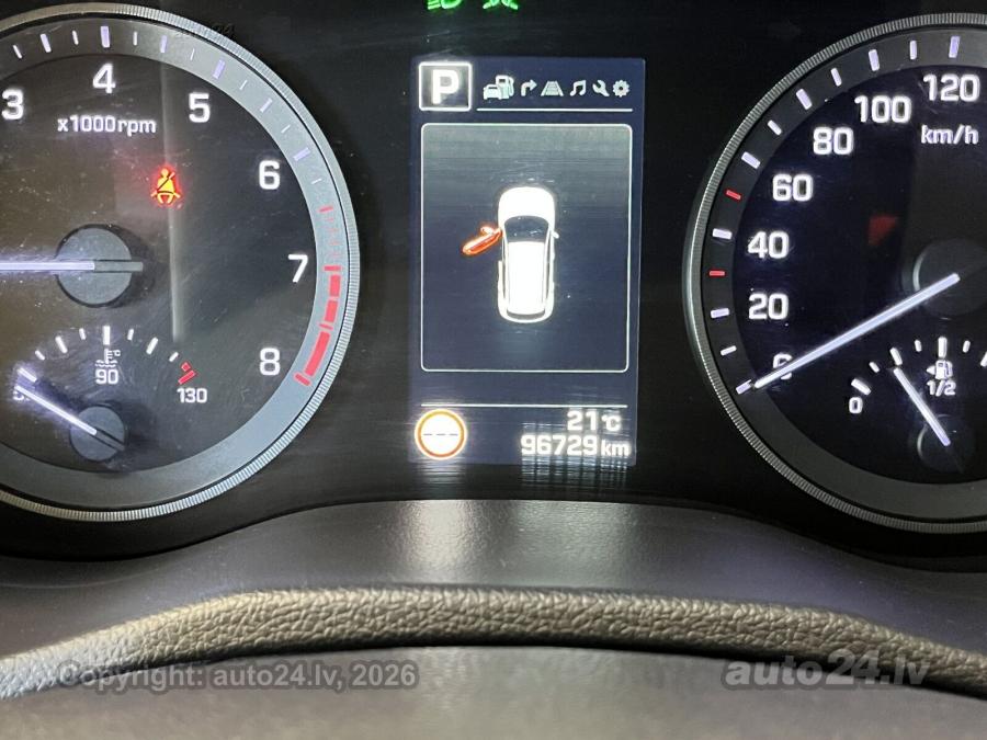 Grey Hyundai Tucson 2018 in Tallinn, with an engine capacity of 1.60 L and mileage of 97 thousand km for 12900 €, photo 12 on AUTOMOTO.COM.LV
