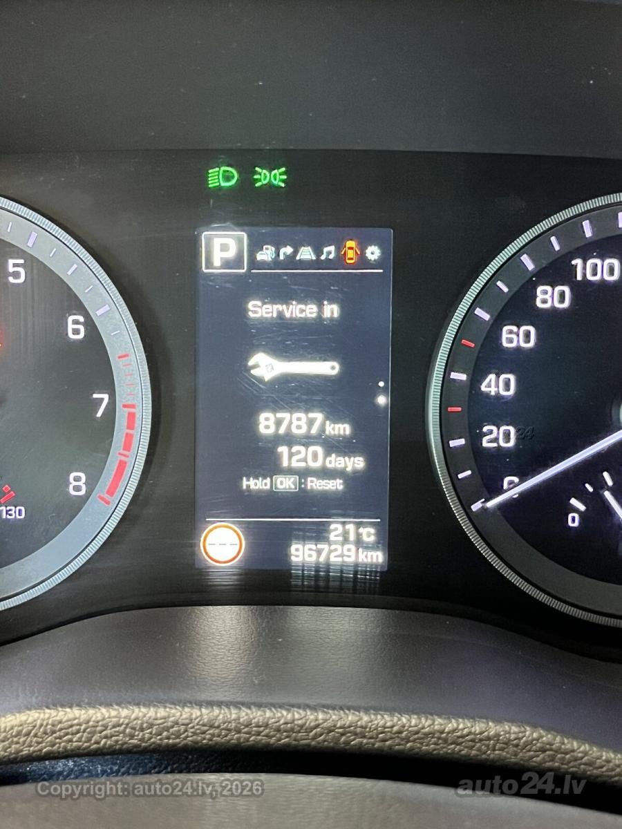 Grey Hyundai Tucson 2018 in Tallinn, with an engine capacity of 1.60 L and mileage of 97 thousand km for 12900 €, photo 13 on AUTOMOTO.COM.LV