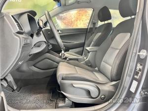 Grey Hyundai Tucson 2019 in Tallinn, with an engine capacity of 1.60 L and mileage of 197 thousand km for 12500 €, photo 9 on AUTOMOTO.COM.LV
