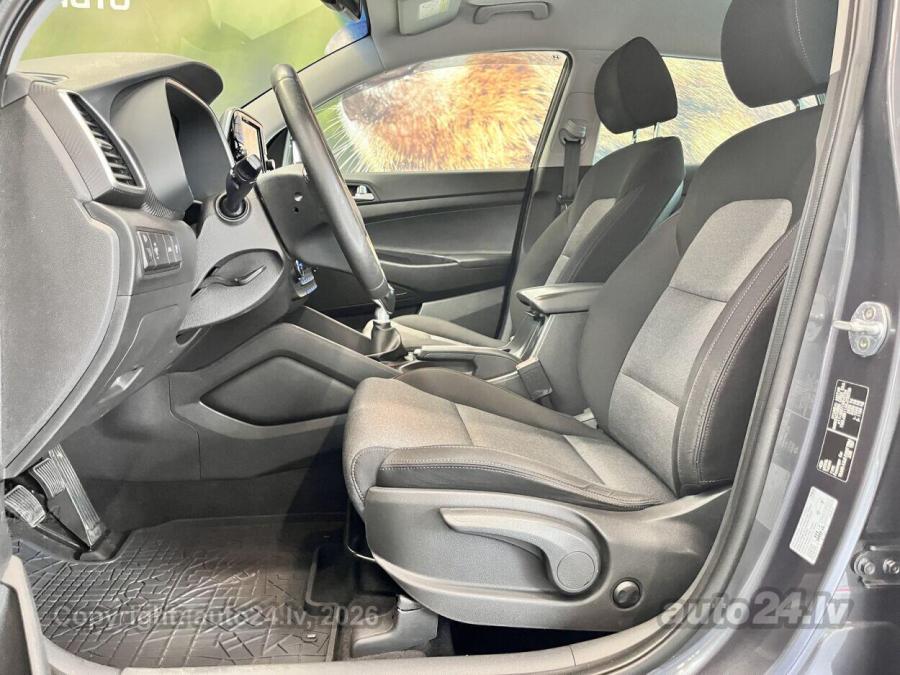 Grey Hyundai Tucson 2019 in Tallinn, with an engine capacity of 1.60 L and mileage of 197 thousand km for 12500 €, photo 9 on AUTOMOTO.COM.LV