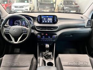 Grey Hyundai Tucson 2019 in Tallinn, with an engine capacity of 1.60 L and mileage of 197 thousand km for 12500 €, photo 10 on AUTOMOTO.COM.LV