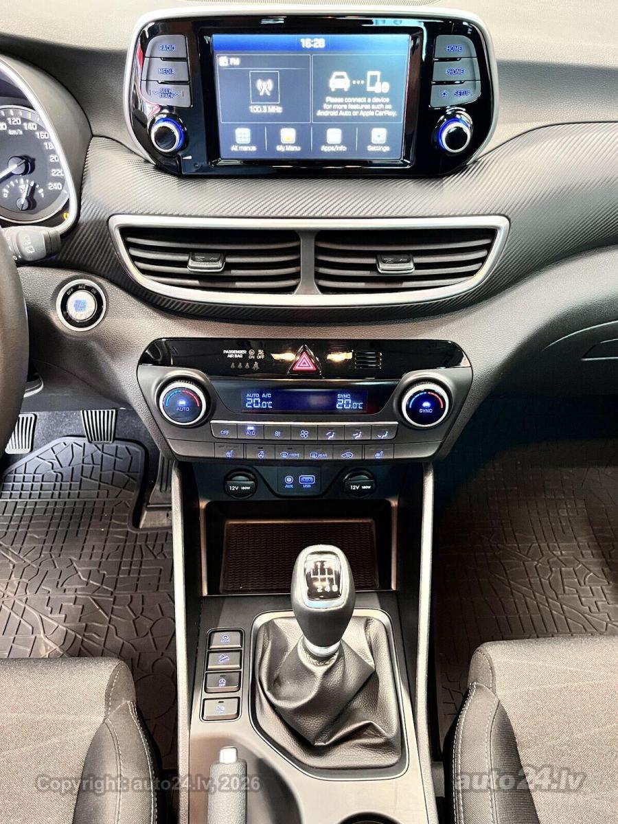 Grey Hyundai Tucson 2019 in Tallinn, with an engine capacity of 1.60 L and mileage of 197 thousand km for 12500 €, photo 17 on AUTOMOTO.COM.LV