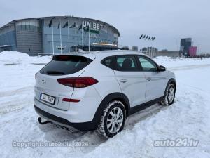 Grey Hyundai Tucson 2019 in Tallinn, with an engine capacity of 1.60 L and mileage of 106 thousand km for 15900 €, photo 5 on AUTOMOTO.COM.LV