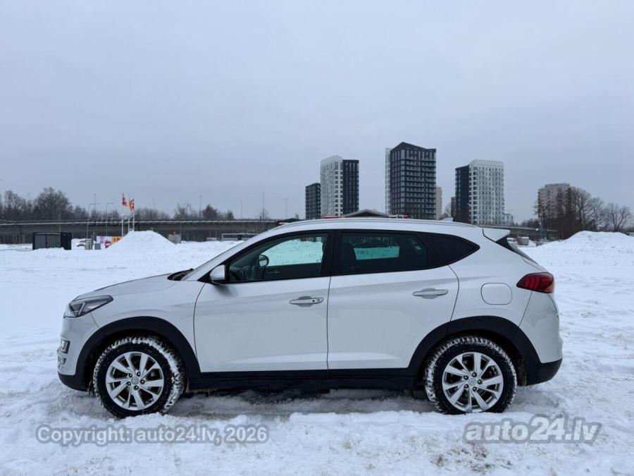 Grey Hyundai Tucson 2019 in Tallinn, with an engine capacity of 1.60 L and mileage of 106 thousand km for 15900 €, photo 8 on AUTOMOTO.COM.LV