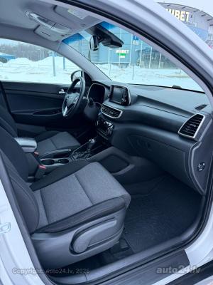 Grey Hyundai Tucson 2019 in Tallinn, with an engine capacity of 1.60 L and mileage of 106 thousand km for 15900 €, photo 14 on AUTOMOTO.COM.LV