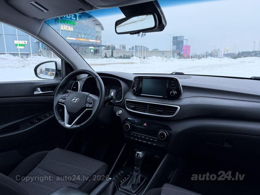 Grey Hyundai Tucson 2019 in Tallinn, with an engine capacity of 1.60 L and mileage of 106 thousand km for 15900 €, photo 15 on AUTOMOTO.COM.LV