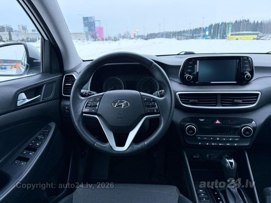 Grey Hyundai Tucson 2019 in Tallinn, with an engine capacity of 1.60 L and mileage of 106 thousand km for 15900 €, photo 17 on AUTOMOTO.COM.LV