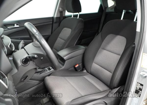 Grey Hyundai Tucson 2019 in Tallinn, with an engine capacity of 1.60 L and mileage of 81 thousand km for 16000 €, photo 7 on AUTOMOTO.COM.LV