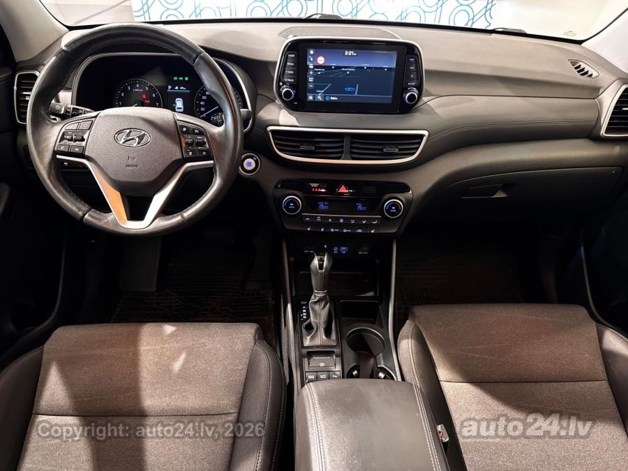 Grey Hyundai Tucson 2019 in Tallinn, with an engine capacity of 1.60 L and mileage of 101 thousand km for 14900 €, photo 27 on AUTOMOTO.COM.LV