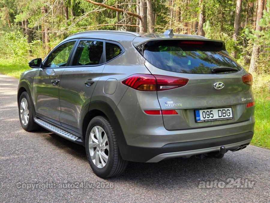 Pelēks Hyundai Tucson 2019 Tallina, ar dzinēja tilpumu 1.60 L un nobraukumu 116 tūkst. km par 16500 €, foto 6 vietnē AUTOMOTO.COM.LV