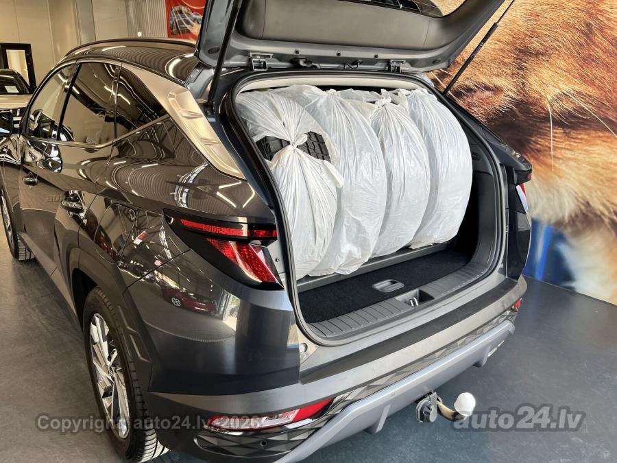 Pelēks Hyundai Tucson 2021 Tallina, ar dzinēja tilpumu 1.60 L un nobraukumu 86 tūkst. km par 21800 €, foto 5 vietnē AUTOMOTO.COM.LV