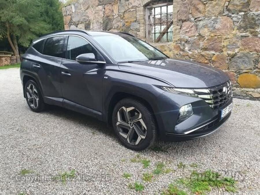 Grey Hyundai Tucson 2024 in Tallinn, with an engine capacity of 1.60 L and mileage of 16 thousand km for 29900 €, photo 3 on AUTOMOTO.COM.LV
