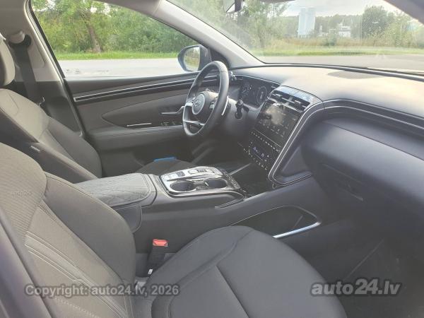 Pelēks Hyundai Tucson 2024 Tallina, ar dzinēja tilpumu 1.60 L un nobraukumu 16 tūkst. km par 29900 €, foto 8 vietnē AUTOMOTO.COM.LV