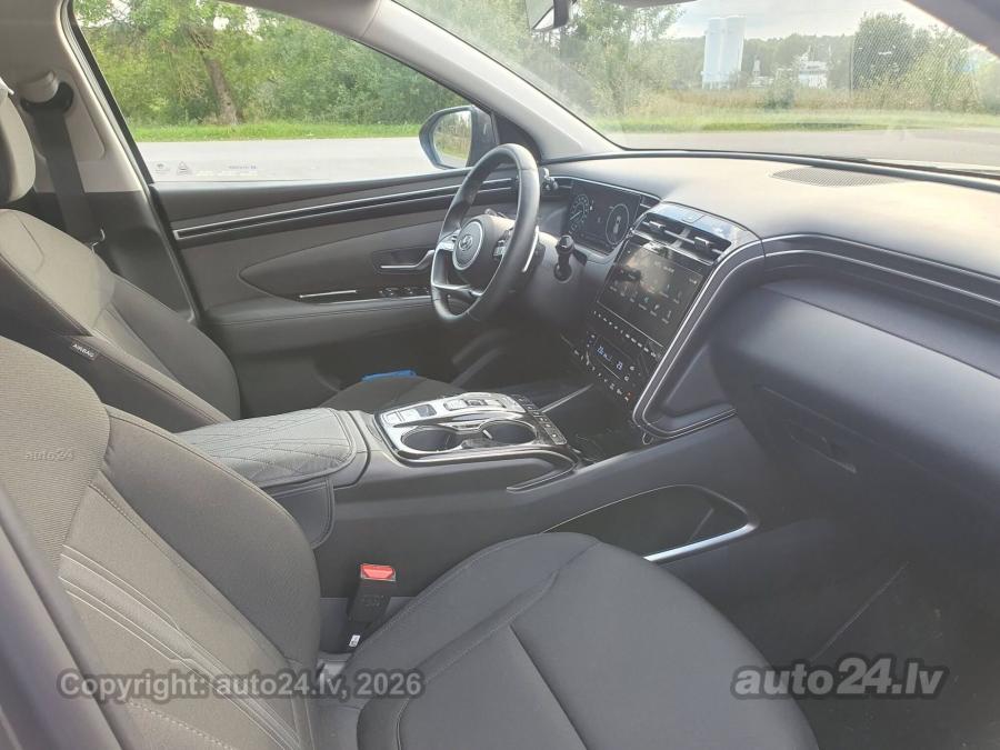 Grey Hyundai Tucson 2024 in Tallinn, with an engine capacity of 1.60 L and mileage of 16 thousand km for 29900 €, photo 8 on AUTOMOTO.COM.LV