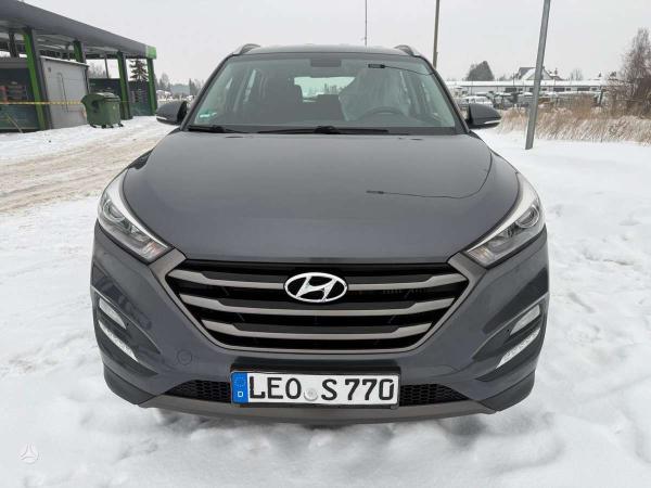 Grey Hyundai Tucson 2016 in Utena, with an engine capacity of 2.00 L and mileage of 181 thousand km for 9750 €, photo 2 on AUTOMOTO.COM.LV