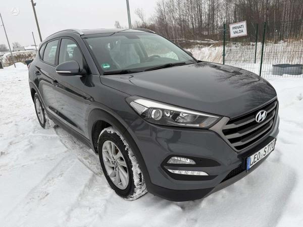 Grey Hyundai Tucson 2016 in Utena, with an engine capacity of 2.00 L and mileage of 181 thousand km for 9750 €, photo 3 on AUTOMOTO.COM.LV
